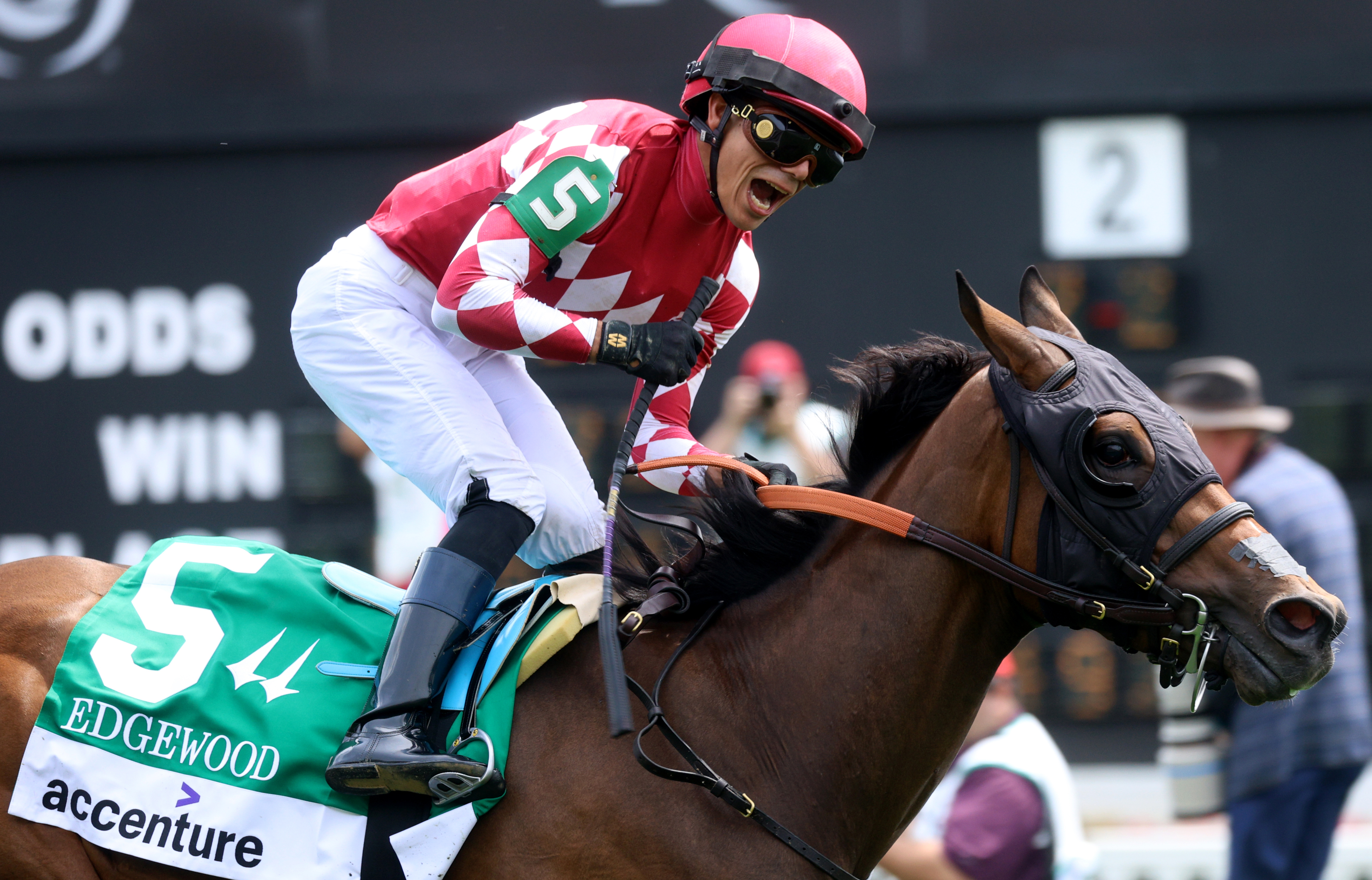 She’s on fire, baby: Nitrogen scorches her rivals in G2 Edgewood Stakes ...